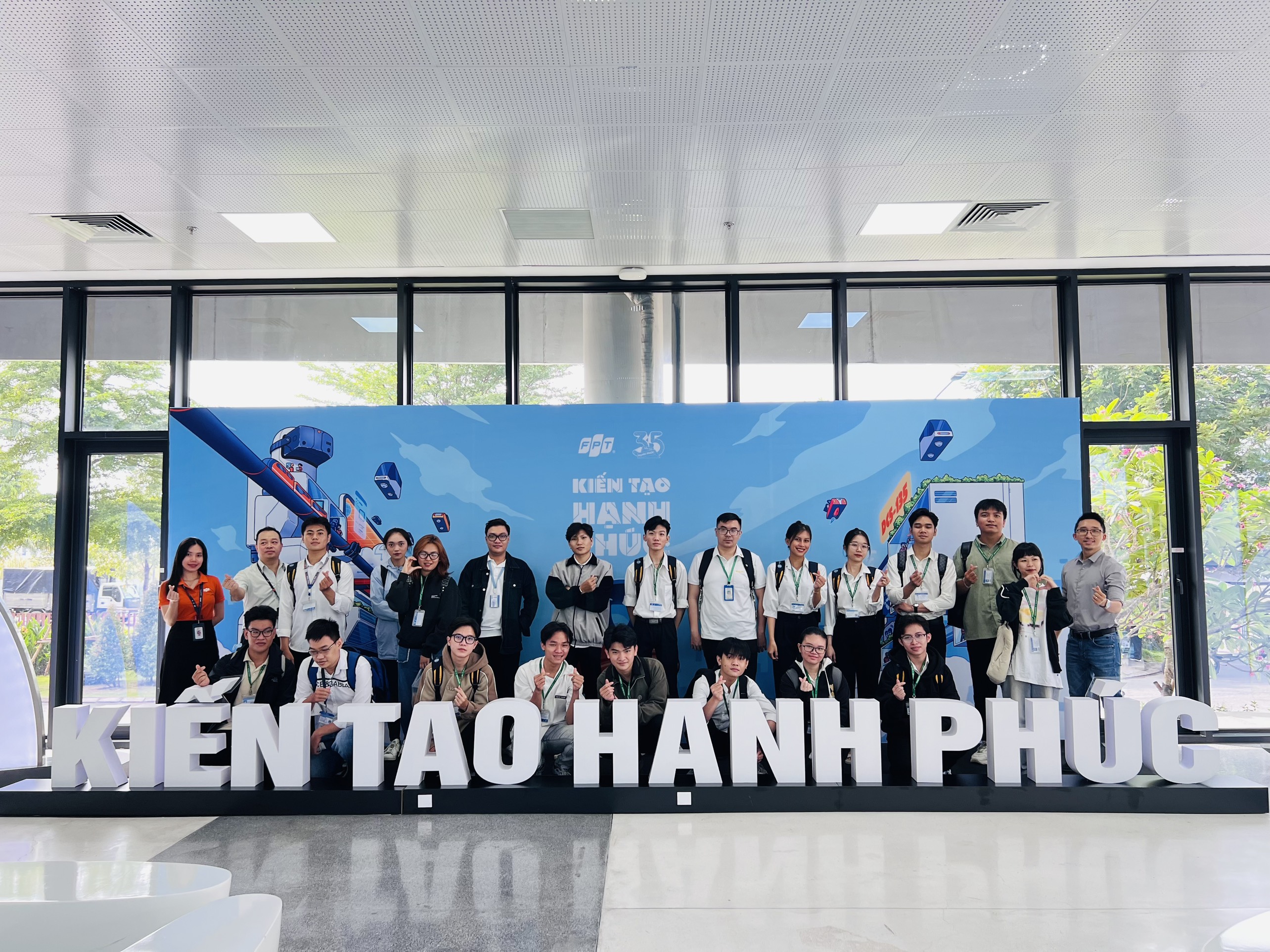 Sinh viên khoa CNTT - VHU tham quan và học tập trải nghiệm ngành tại ...