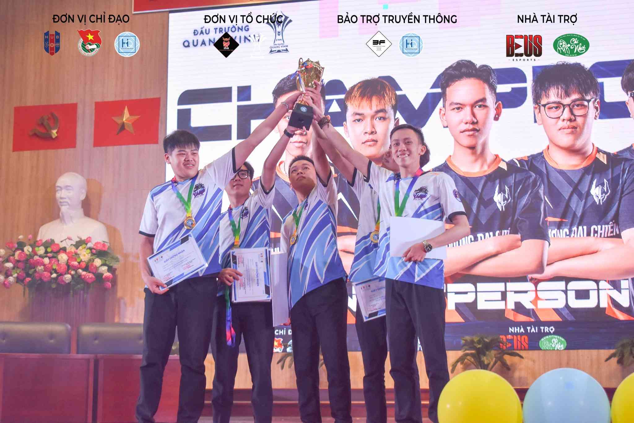 ĐỘI TUYỂN THỂ THAO ĐIỆN TỬ SINH VIÊN VHU VÔ ĐỊCH GIẢI HUB - ĐẤU TRƯỜNG ...